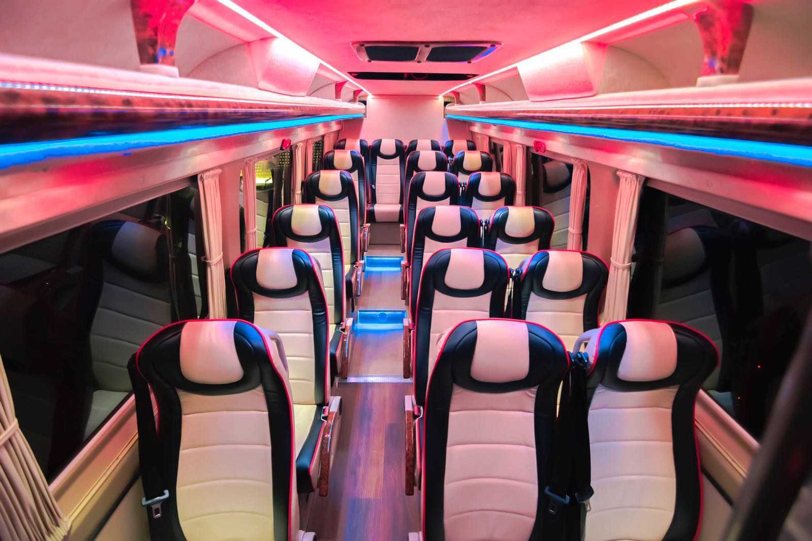 ¿Cuanto cuesta alquilar un microbús con conductor? - Torres Bus